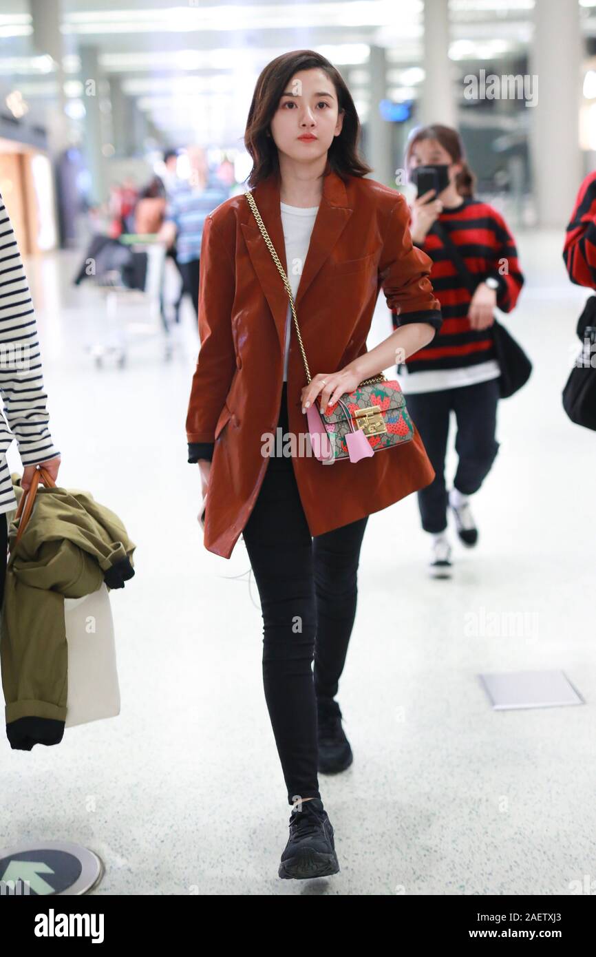 Chinese actress Song Zu'er shows up at a Shanghai airport before ...