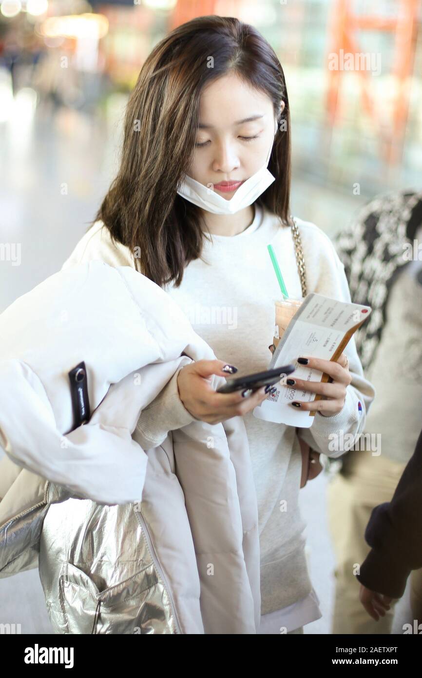 Wu Xuanyi of South Korean-Chinese girl group Cosmic Girls and Chinese ...