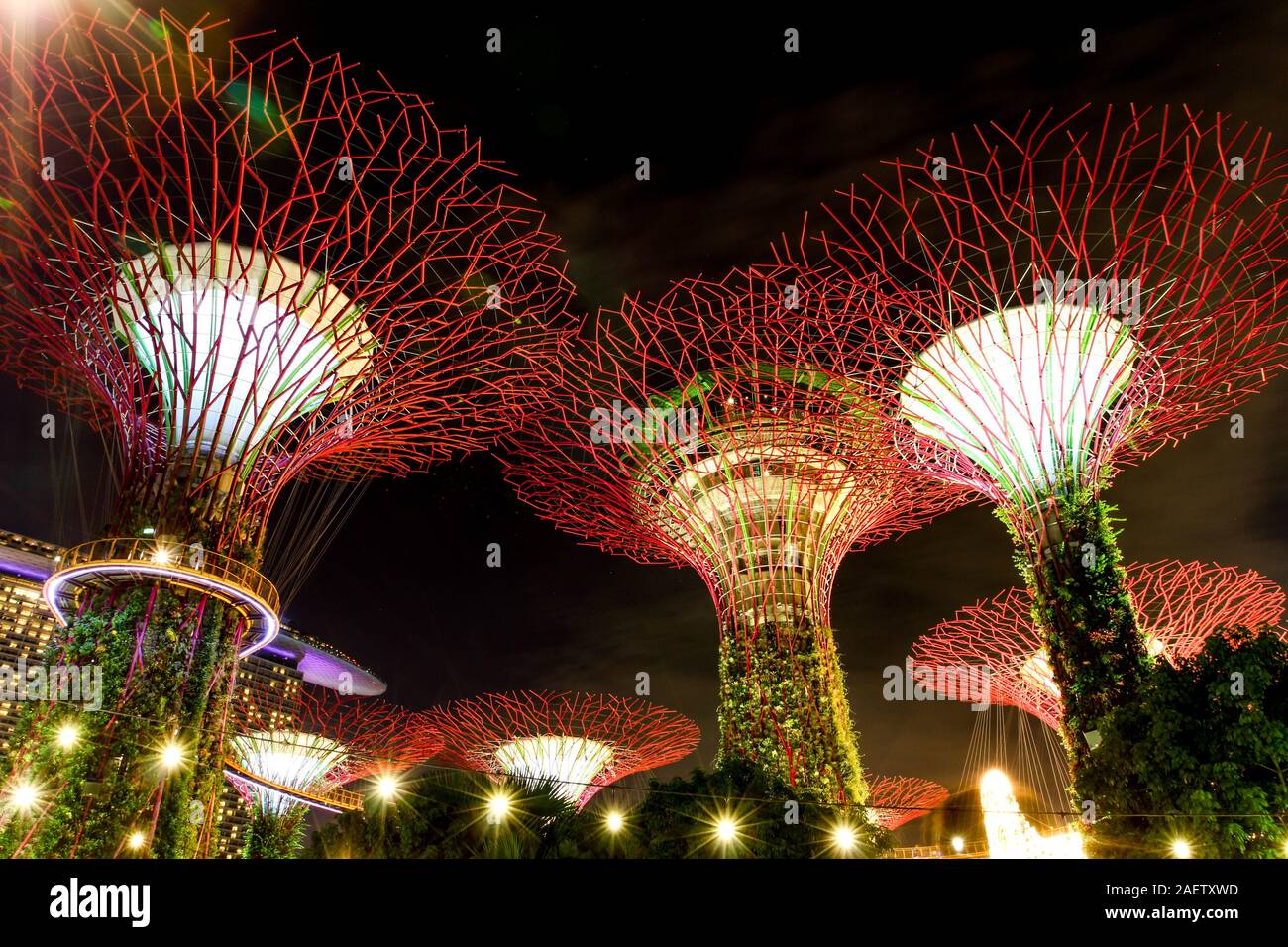 Singapore artificial trees hi-res stock photography and images - Alamy