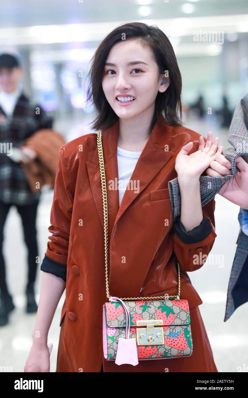 Chinese actress Song Zu'er shows up at a Shanghai airport before ...