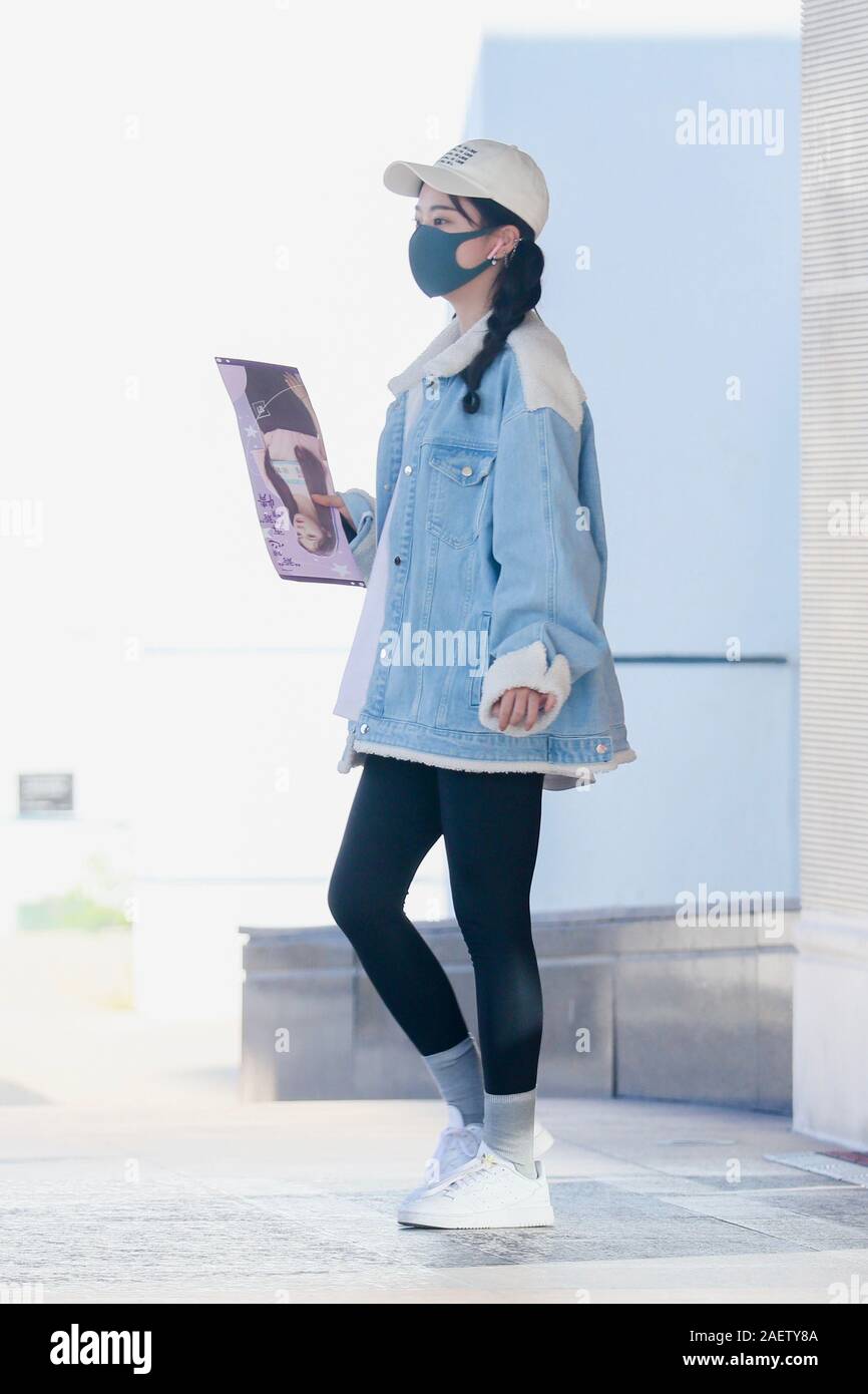 Zhang Zining of Chinese idol girl group Rocket Girls 101 arrives at ...