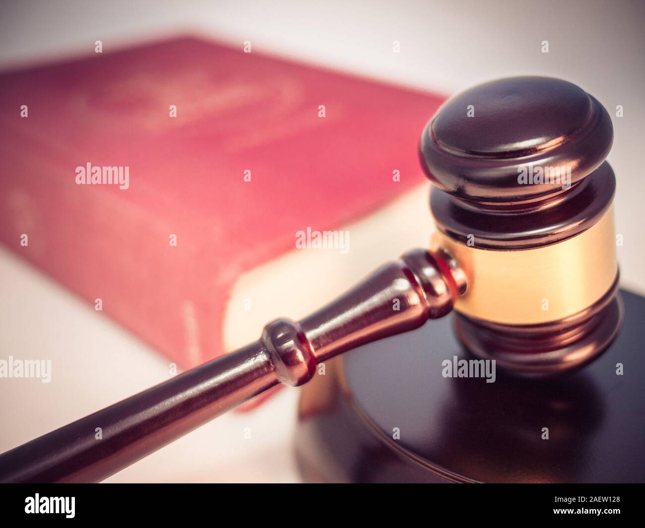 Court room jury hi-res stock photography and images - Alamy
