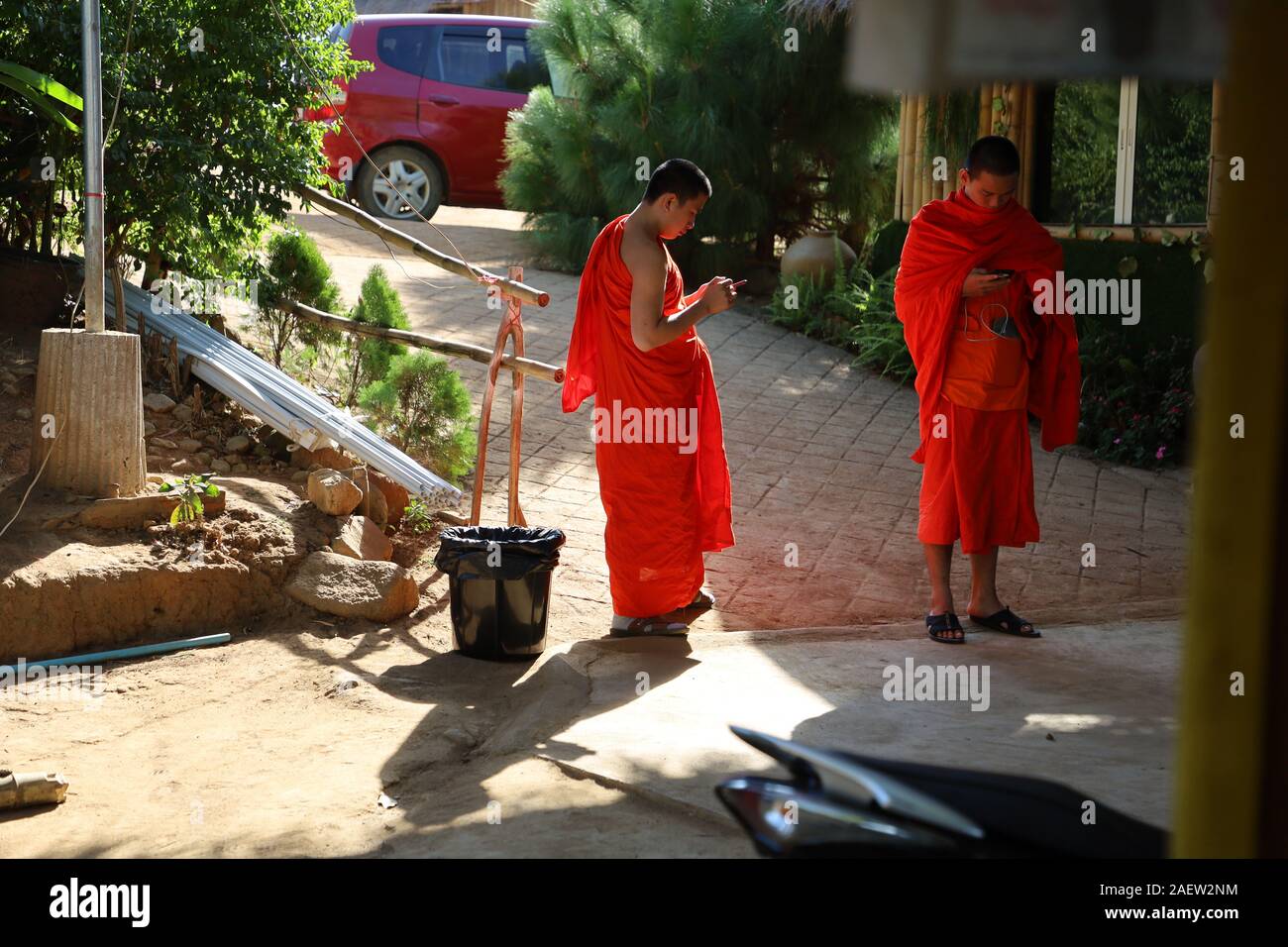 Mong lar hi-res stock photography and images - Alamy