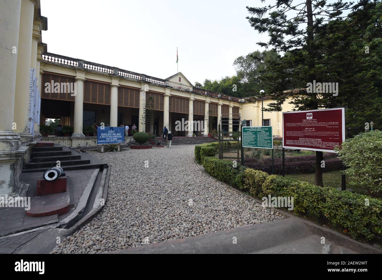 Institut de Chandernagore. Dupleix Palace, Strand Road, Chandan Nagar ...