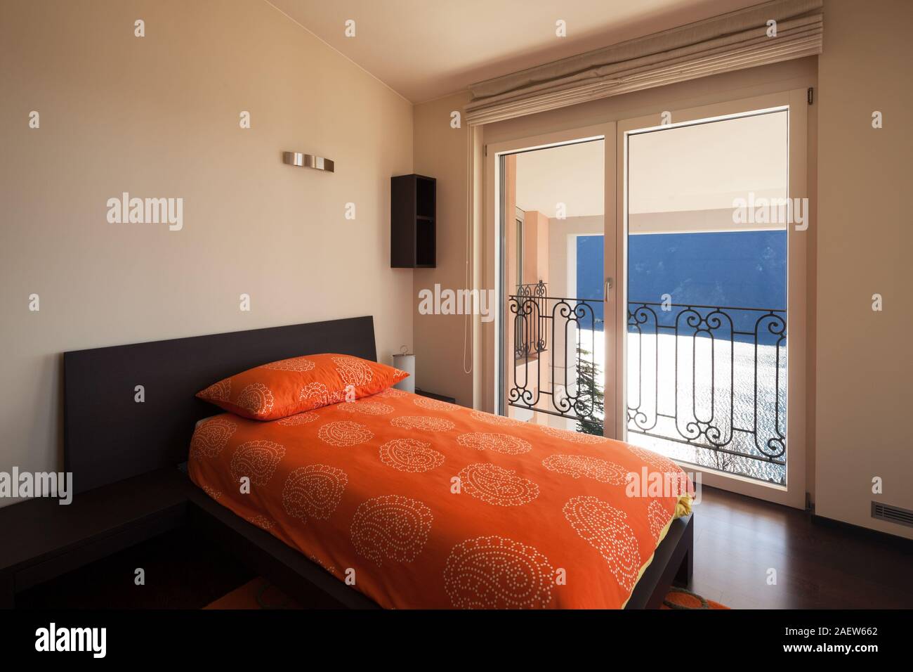 Luxury homes interiors hi-res stock photography and images - Alamy