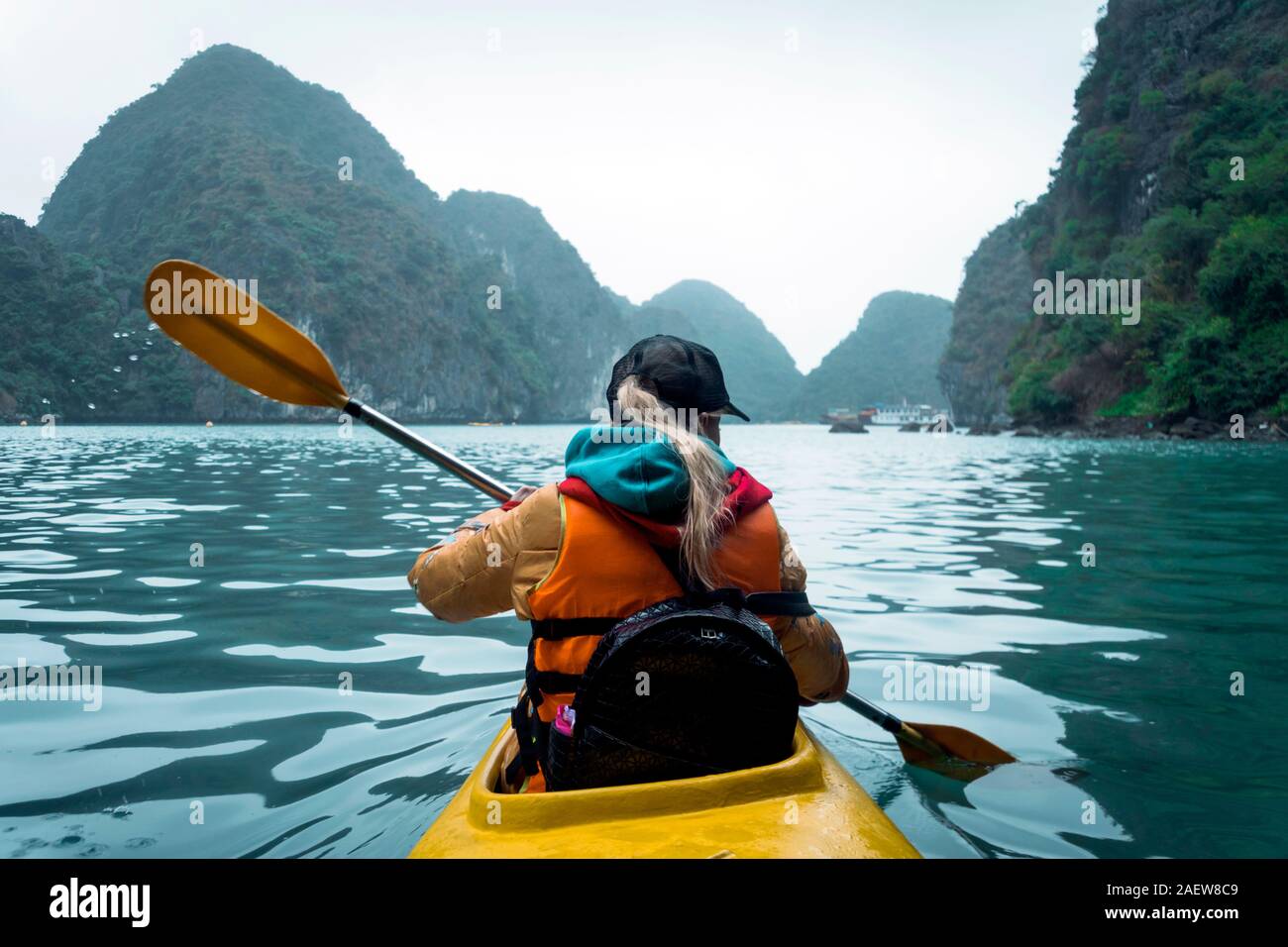 Kayak Female Blonde Stock Photos & Kayak Female Blonde Stock Images - Alamy