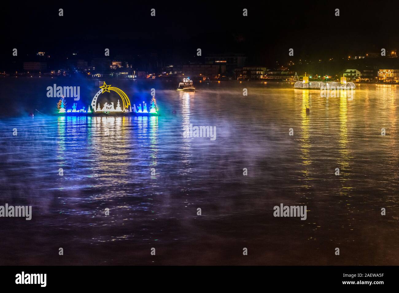 Velden am Woerthersee. Reflections on the water and Christmas ...