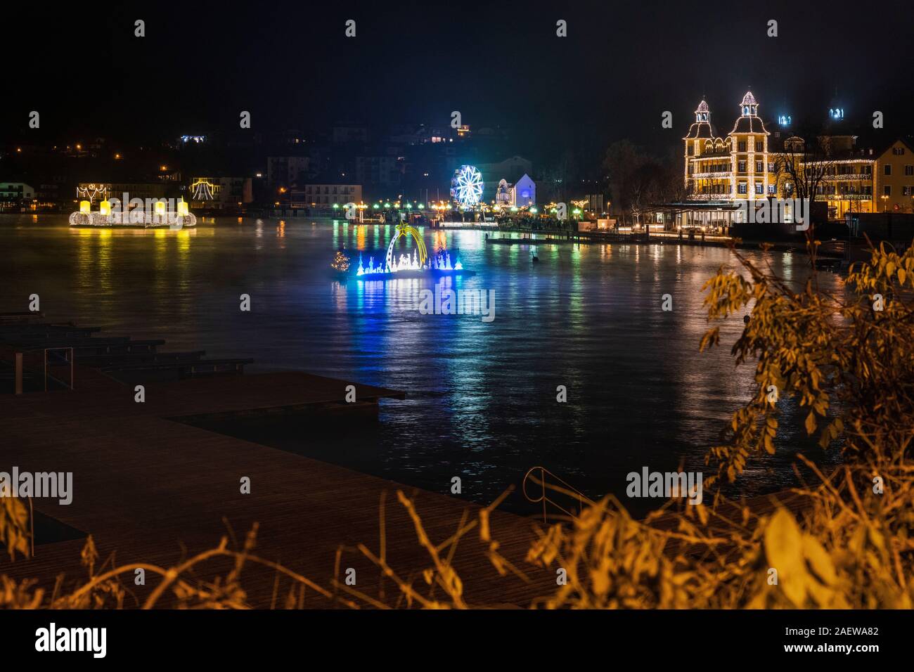 Velden am Woerthersee. Reflections on the water and Christmas ...