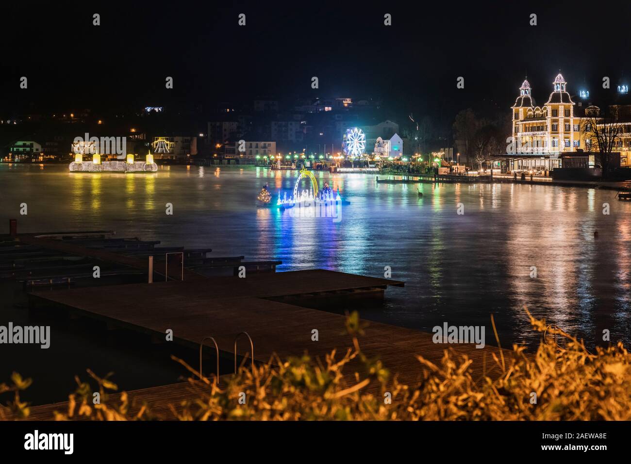 Velden am Woerthersee. Reflections on the water and Christmas ...