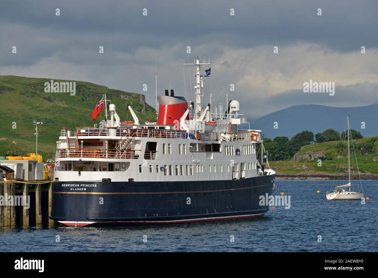 HEBRIDEAN PRINCESS berthed at the LIGHTHOUSE PIER, OBAN HARBOUR ...