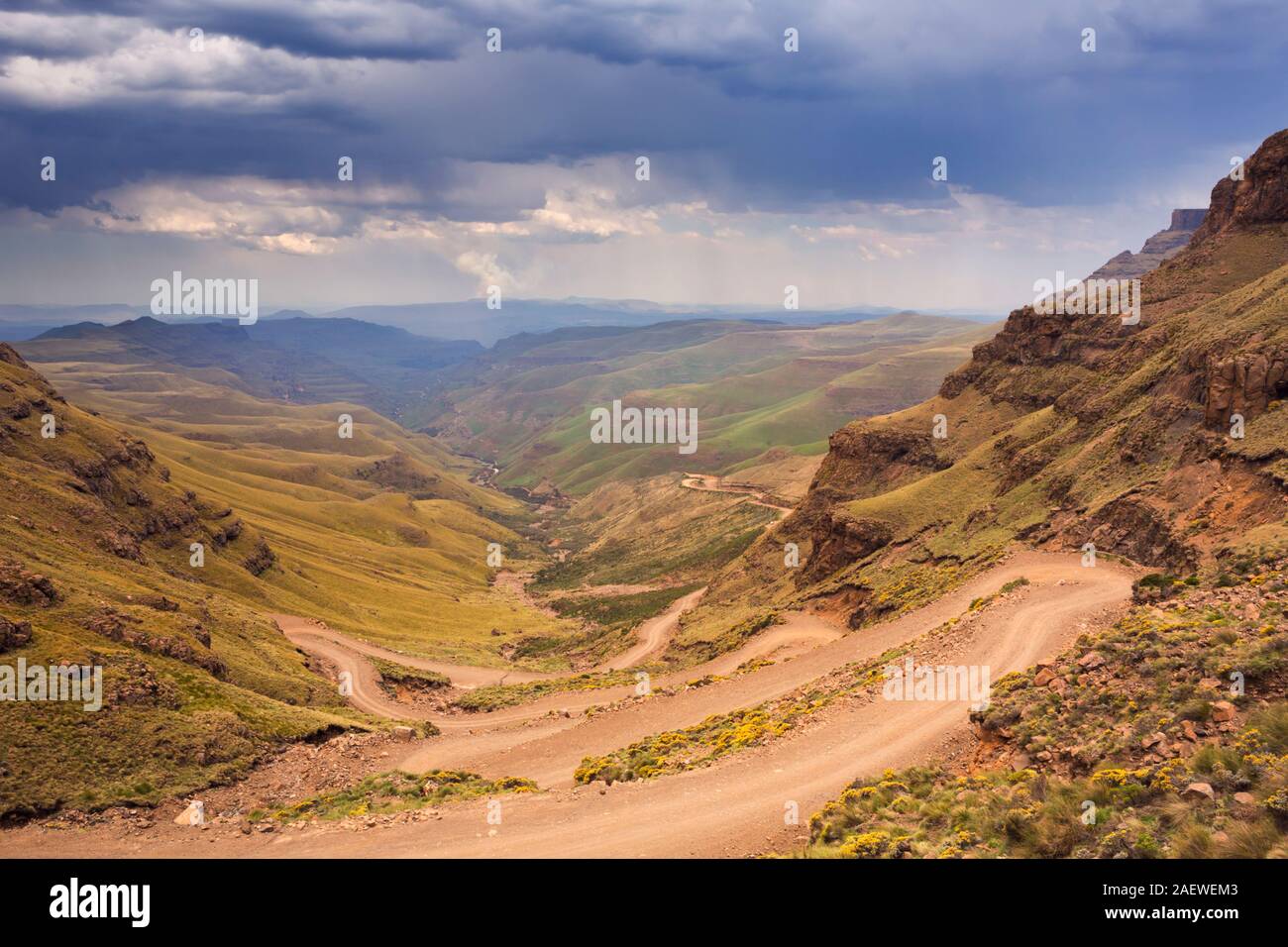 South africa and lesotho border hi-res stock photography and images - Alamy