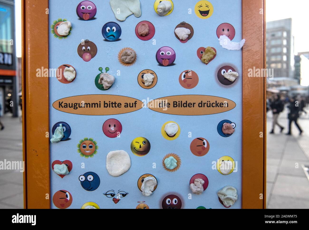 Please press hi-res stock photography and images - Alamy