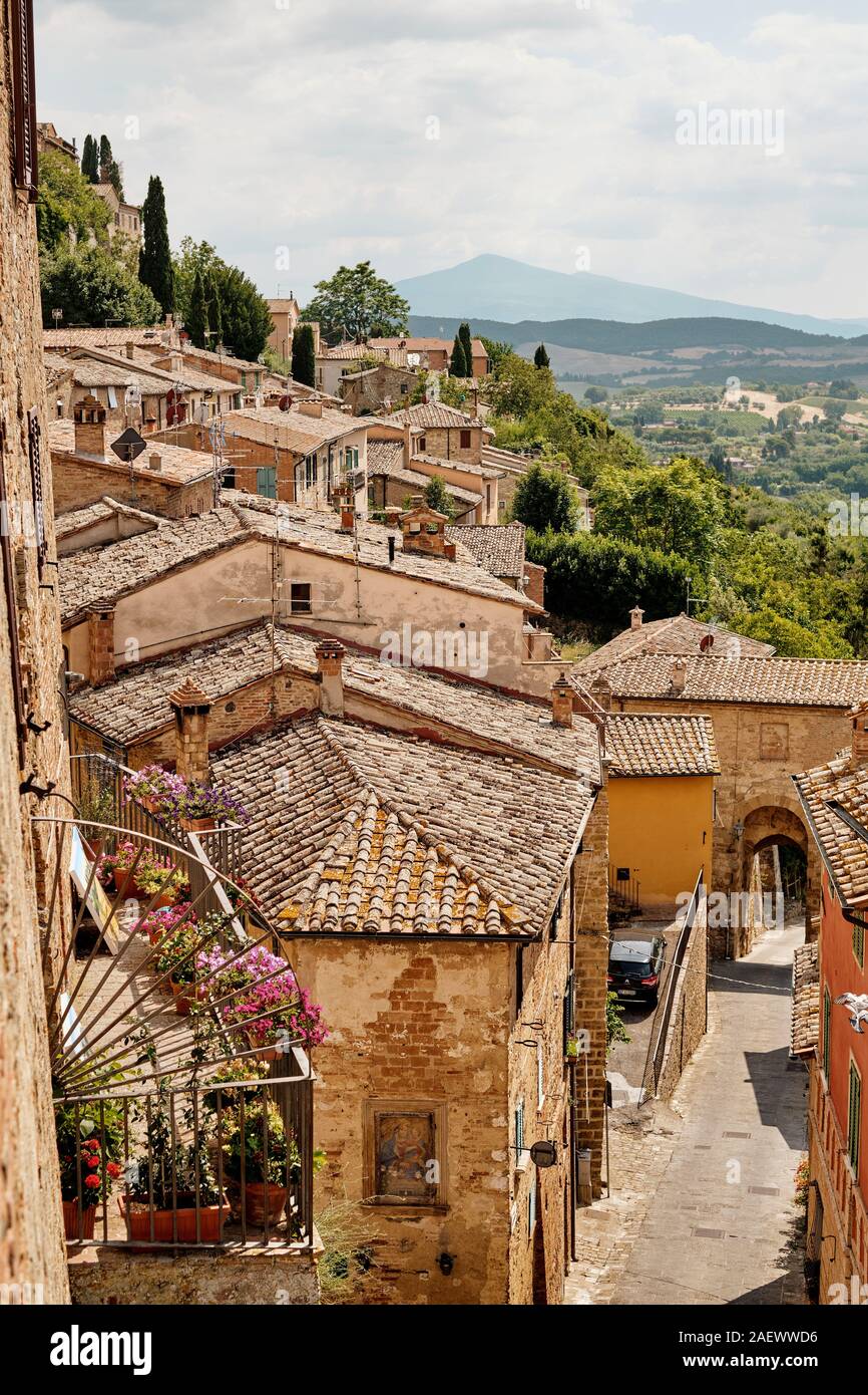 The summer Tuscan countryside landscape panorama and rooftops viewpoint ...