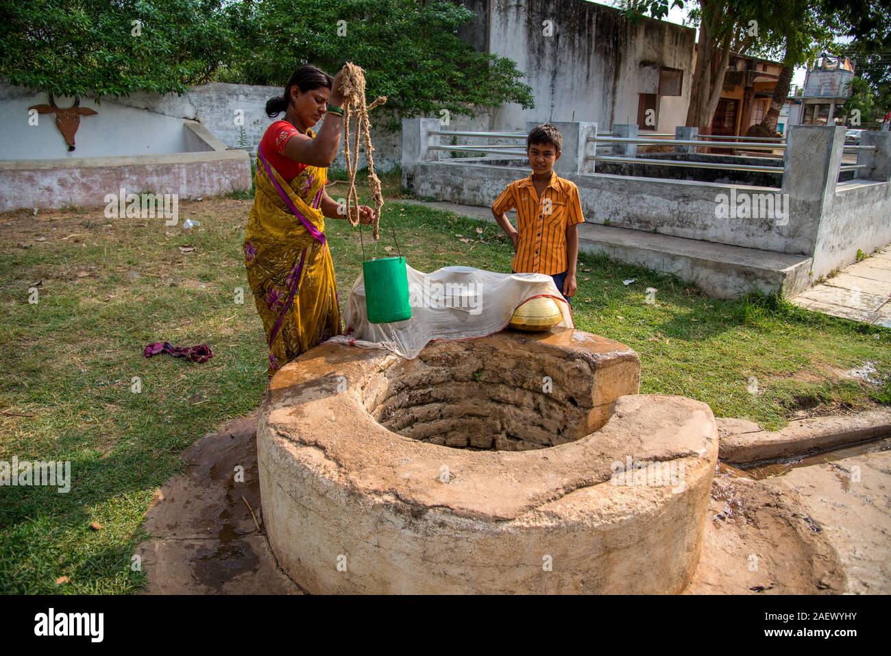 AMRAVATI, MAHARASHTRA, INDIA - JUNE 17, 2017: Unidentified women and ...