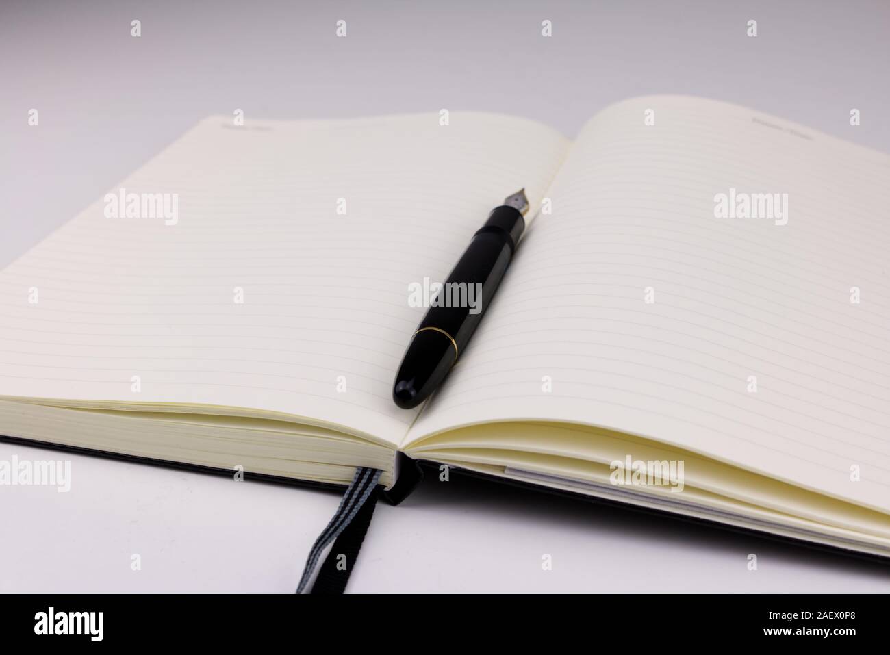 Blank notebook fountain pen hi-res stock photography and images - Alamy