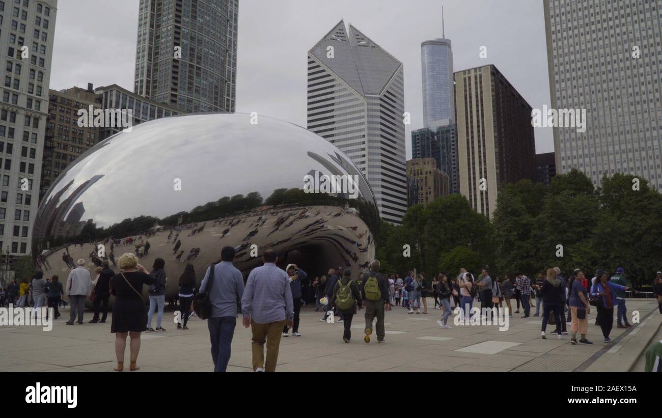 Chicago, USA - Circa 2019: Famous cloud gate art sculpture in downtown ...