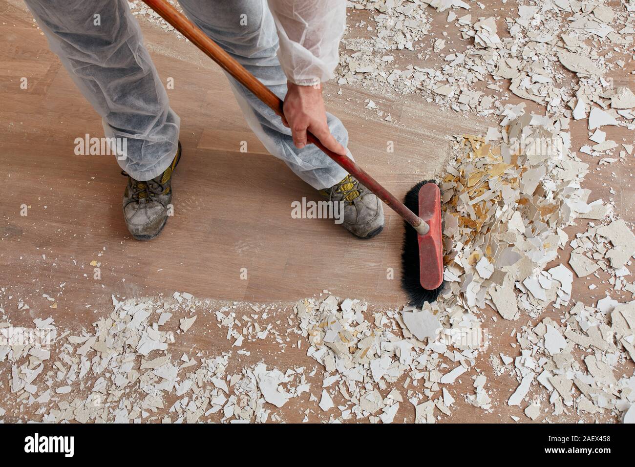 Sweeping Dust Stock Photos & Sweeping Dust Stock Images - Alamy