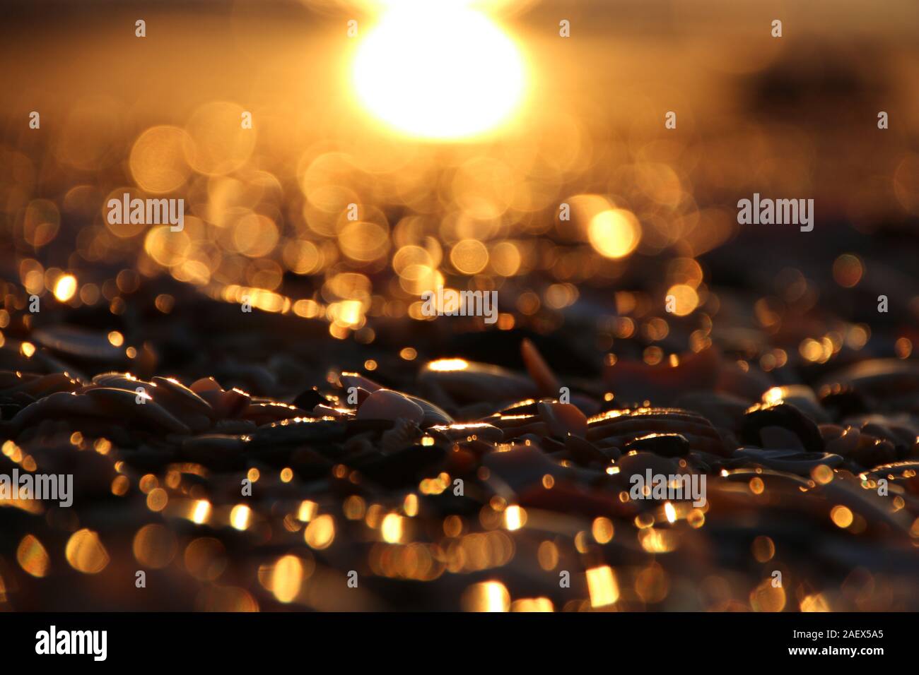 Sparkling pebbles hi-res stock photography and images - Alamy