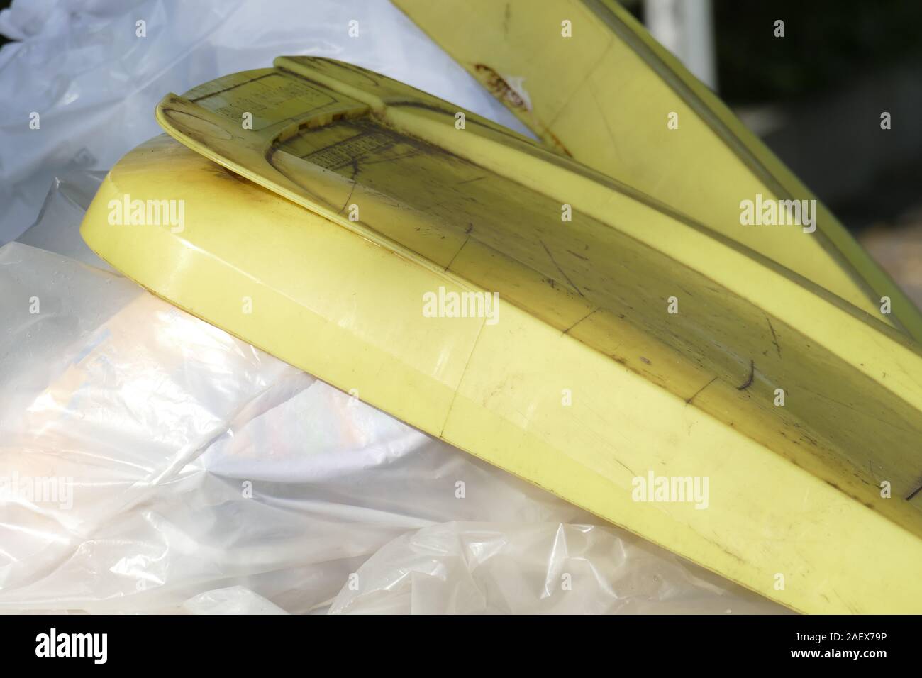 Gelber ton hi-res stock photography and images - Alamy