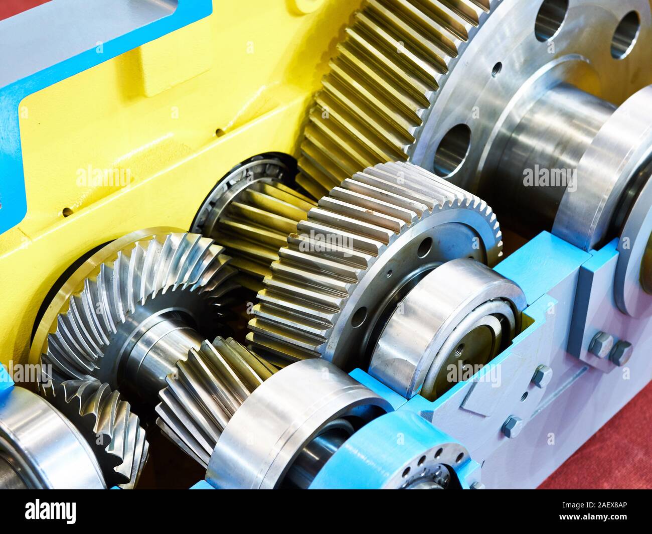 Gearwheels speed reducer cross section Stock Photo - Alamy