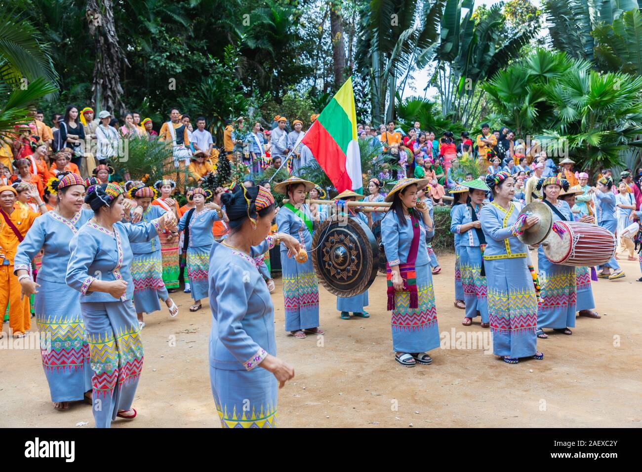 Group of Shan or Tai Yai (ethnic group living in parts of Myanmar and ...
