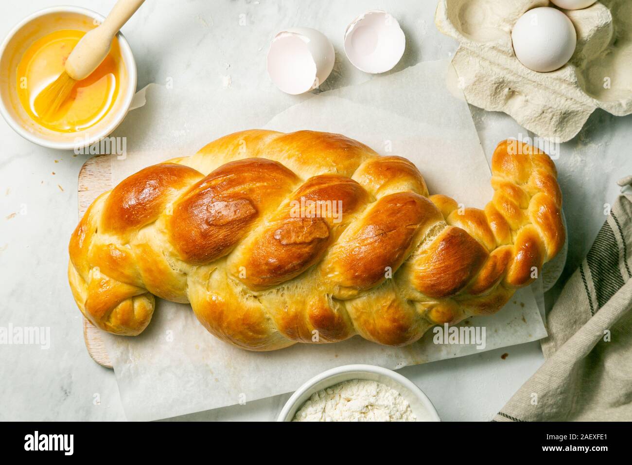 Traditional jewish bread challah on wood background Stock Photo - Alamy