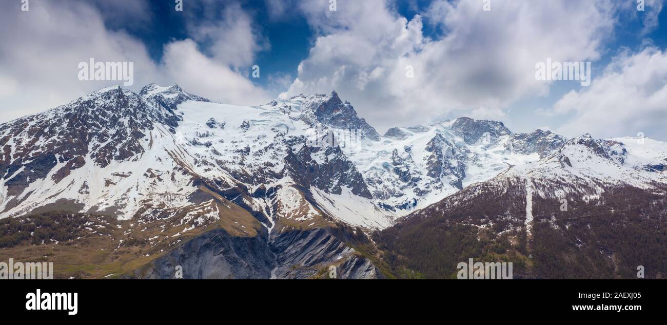 Snowy spring panorama of the Le Rateau, Est, Meije peaks and De La ...