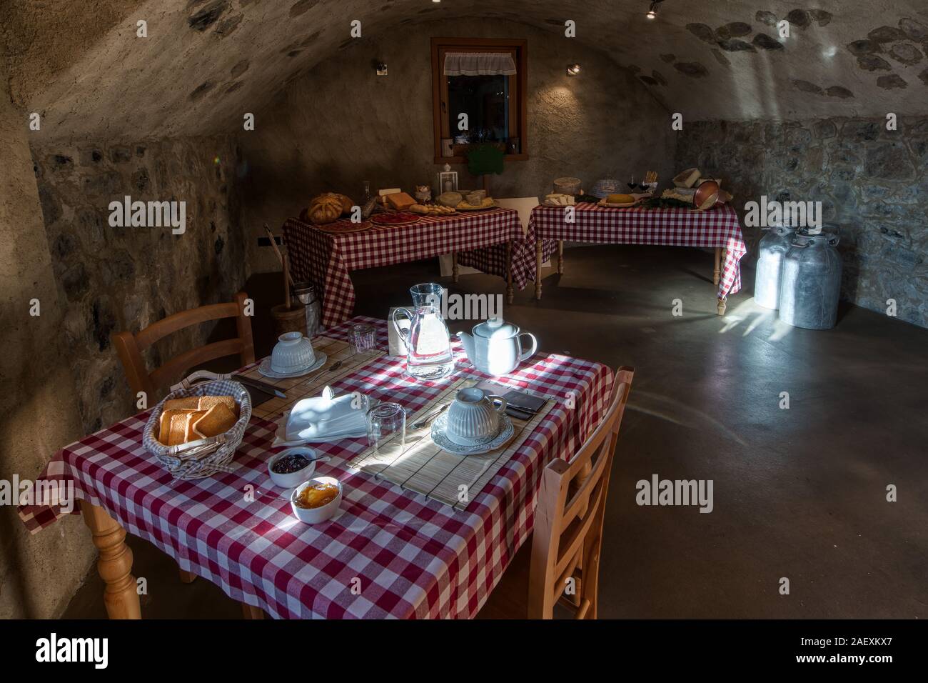 Rural farmhouse breakfast table hi-res stock photography and images - Alamy