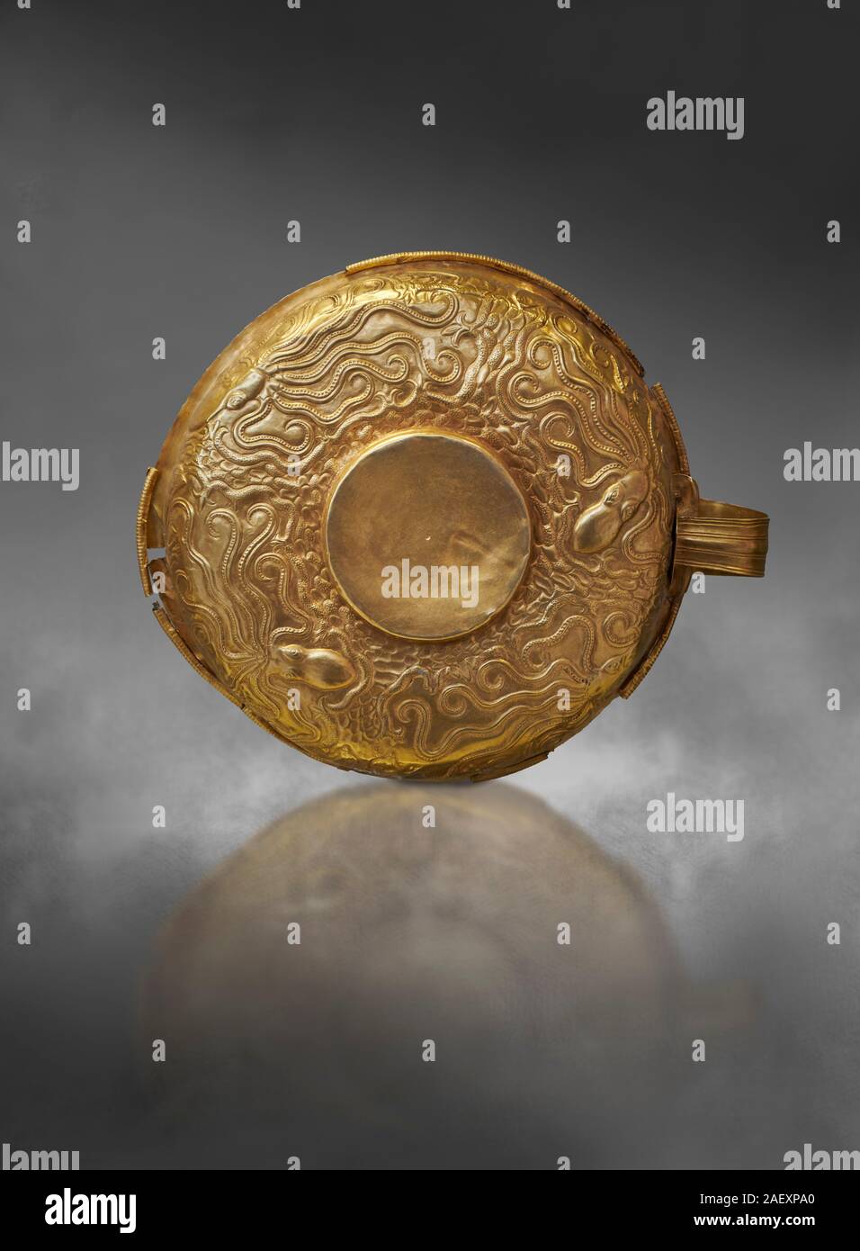 Mycenaean gold cup hi-res stock photography and images - Alamy