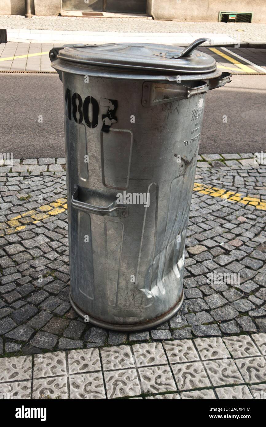 Container garbage hi-res stock photography and images - Alamy