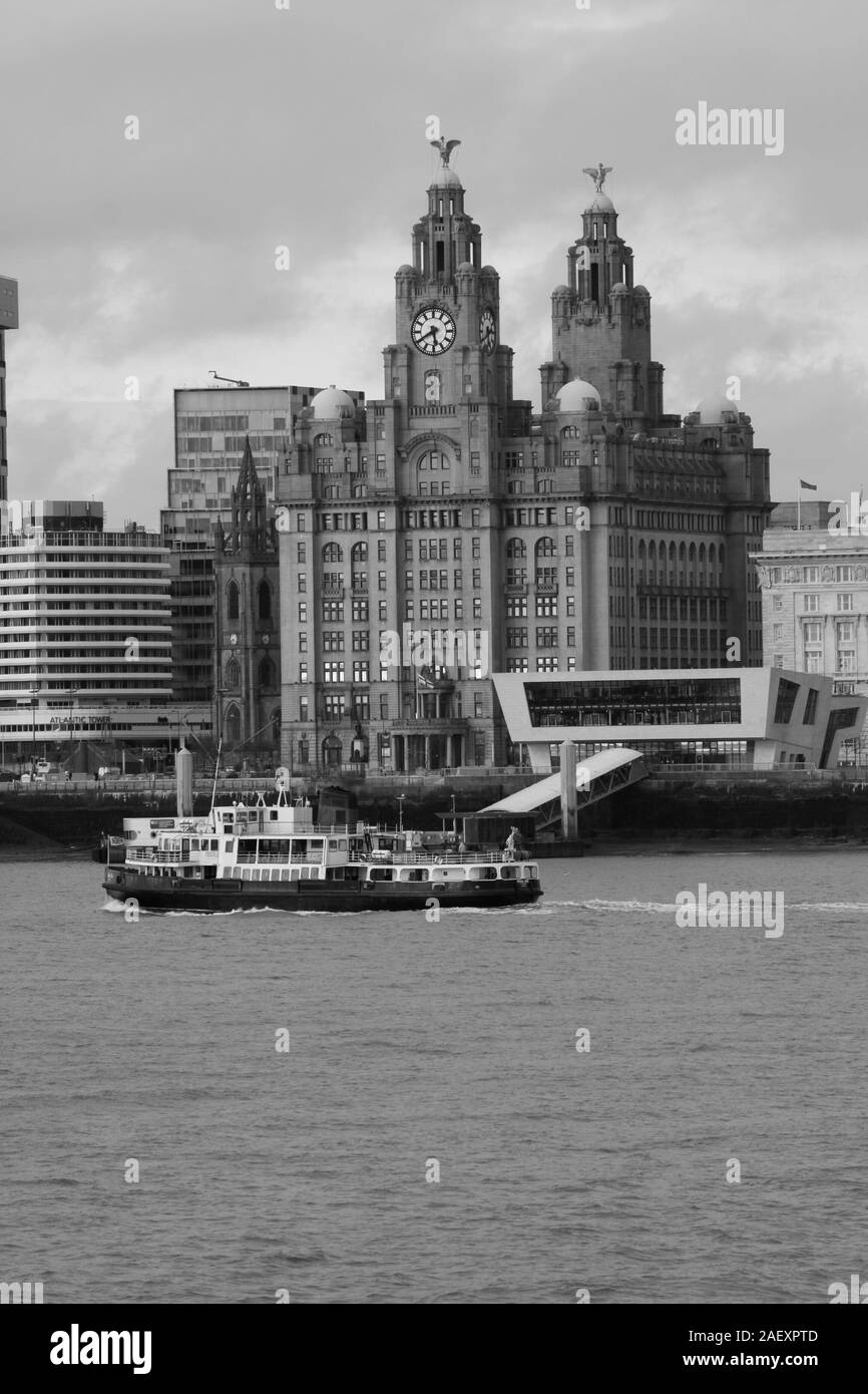 Liverpool,Uk Scenic Pictures of Liverpool Skyline and famous Mersey ...