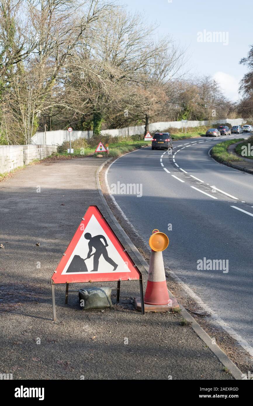 Men At Work Road Sign High Resolution Stock Photography and Images - Alamy