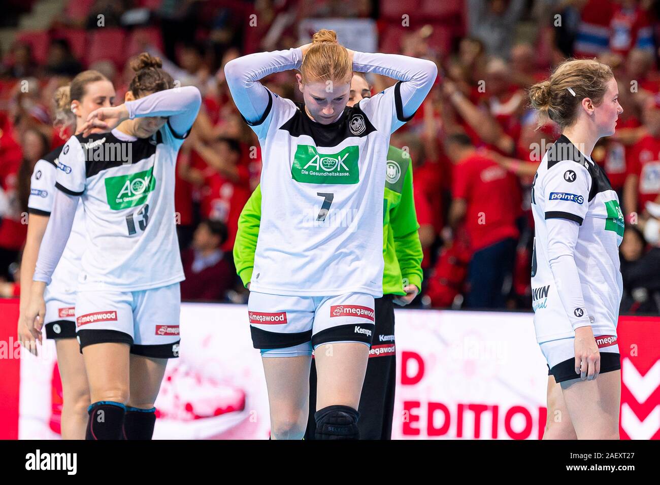 Team handball photos hi-res stock photography and images - Alamy