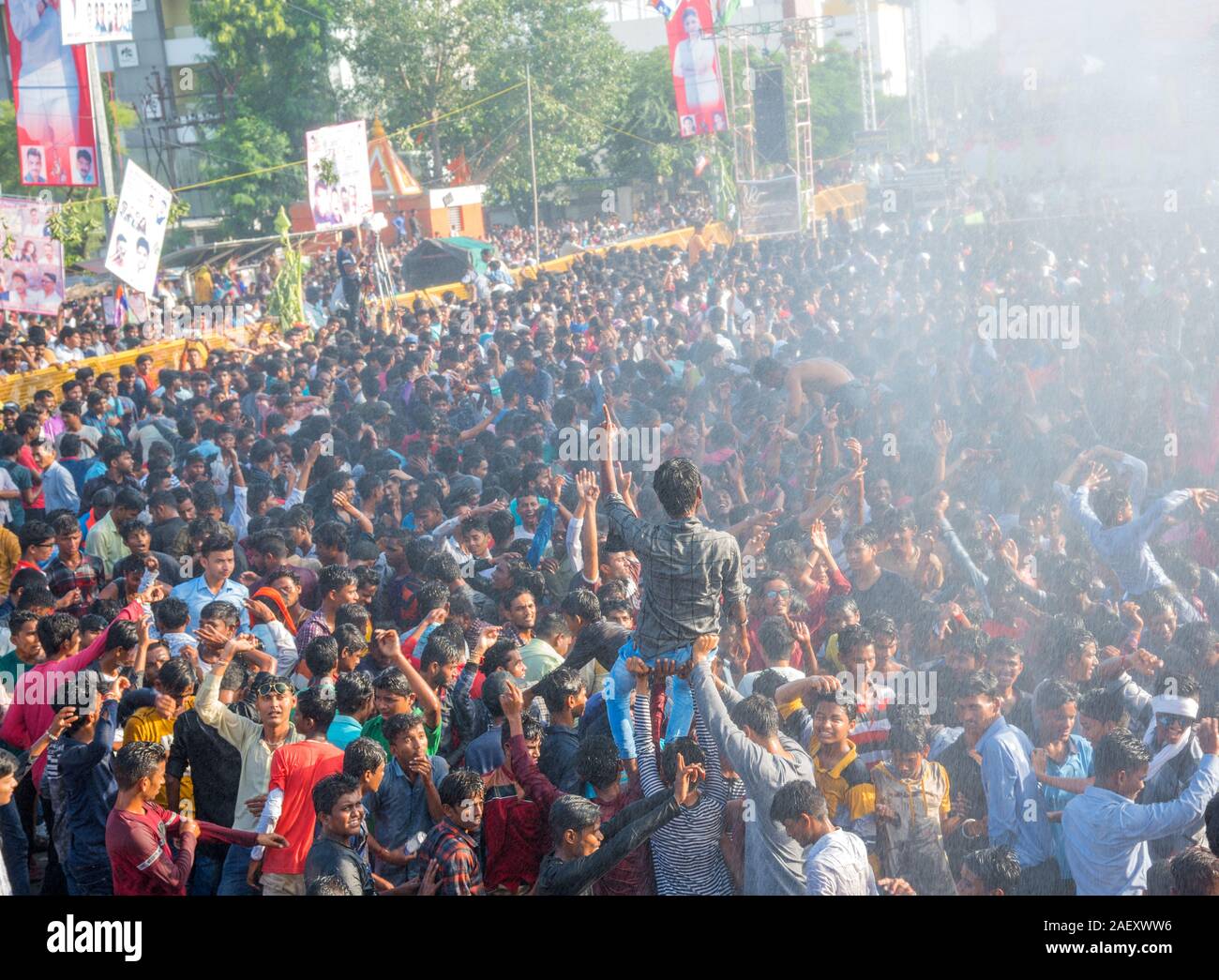 Dahi handi hi-res stock photography and images - Alamy