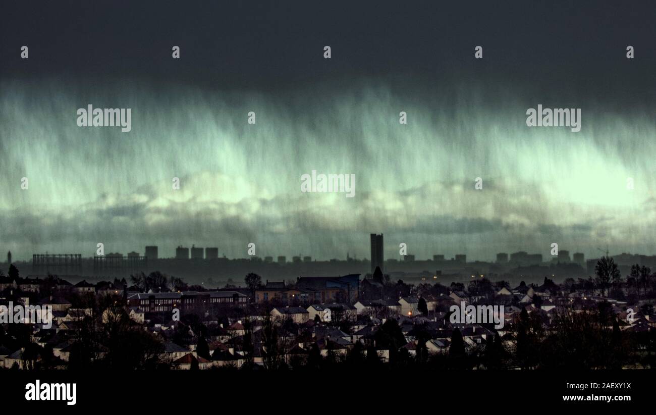 Light drizzle scotland hi-res stock photography and images - Alamy