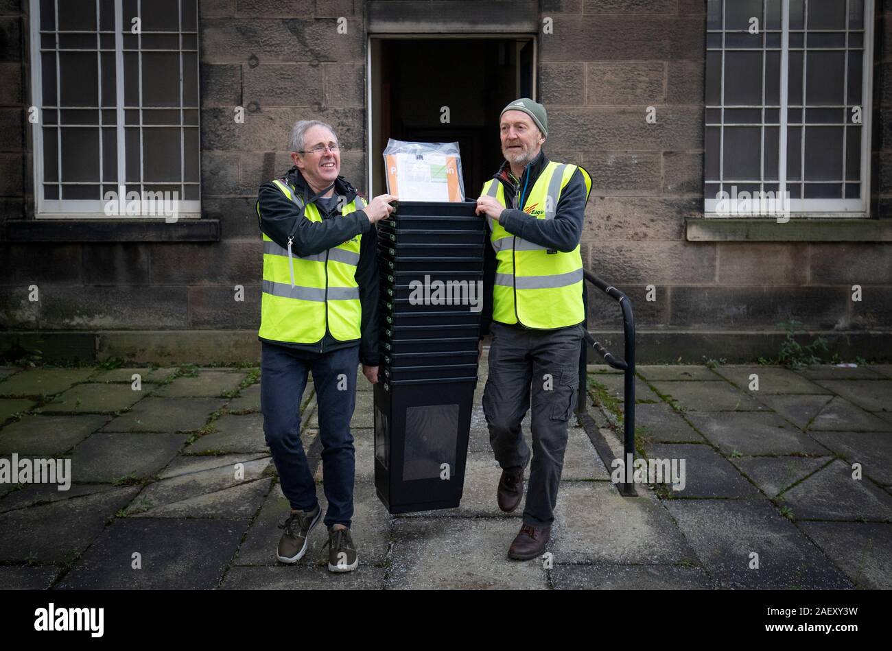 Polling stations hi-res stock photography and images - Alamy