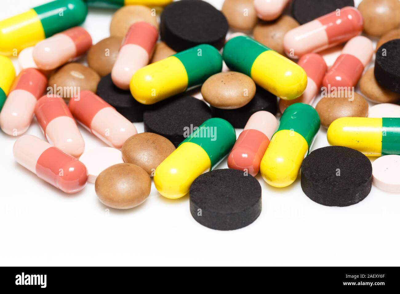 Various medicinal tablets capsules hi-res stock photography and images ...