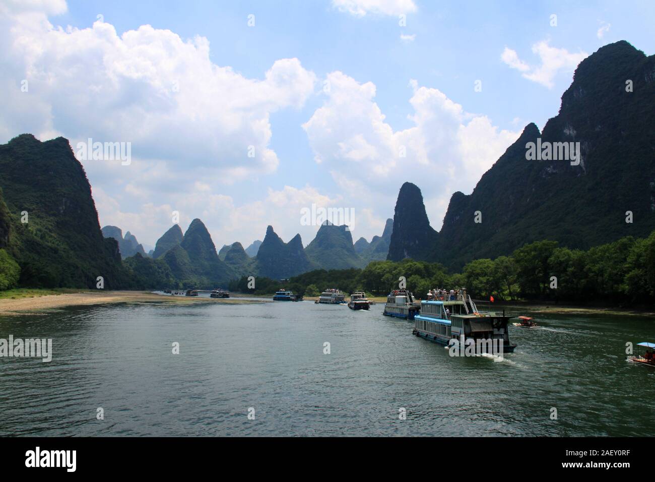 Guilin, the limestone mountains seen from the Li river Stock Photo - Alamy