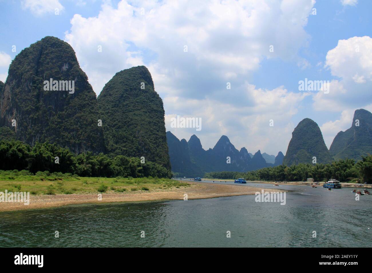 Guilin, the limestone mountains seen from the Li river Stock Photo - Alamy