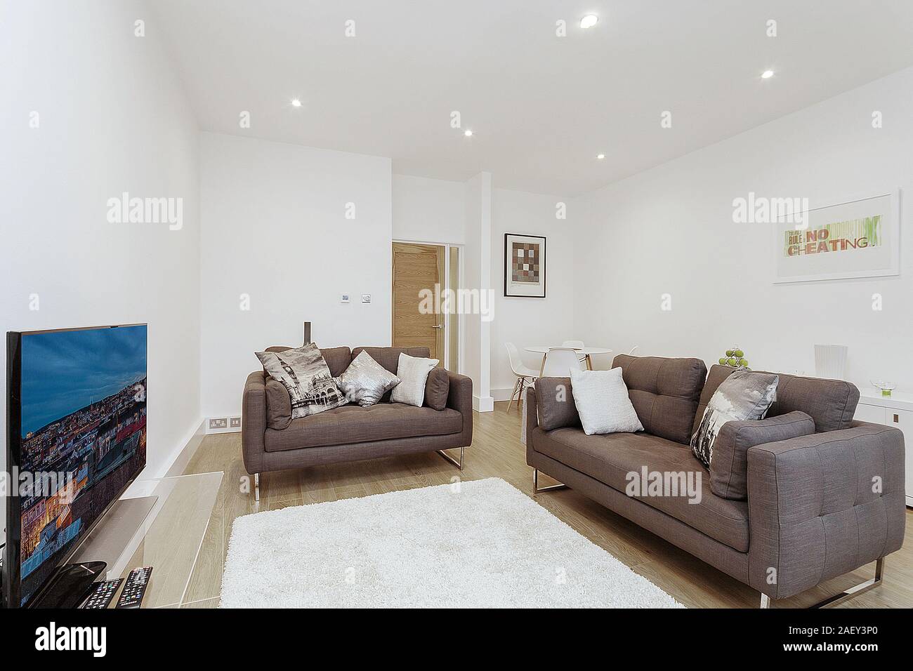 An angled view of a modern living room Stock Photo - Alamy