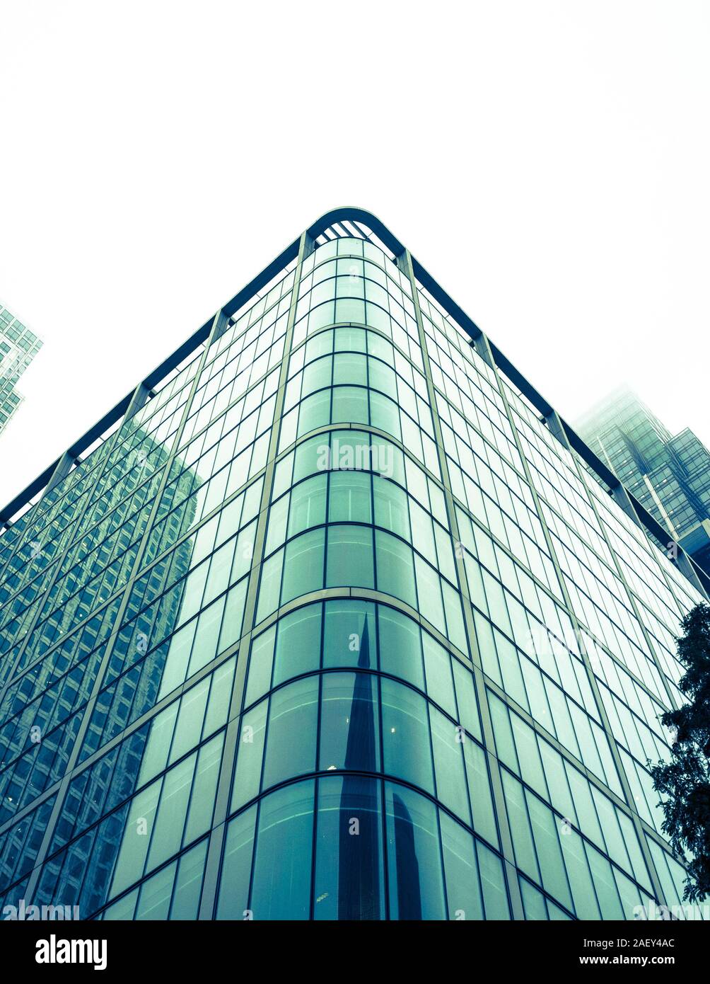 Generic skyscraper tall building hi-res stock photography and images ...