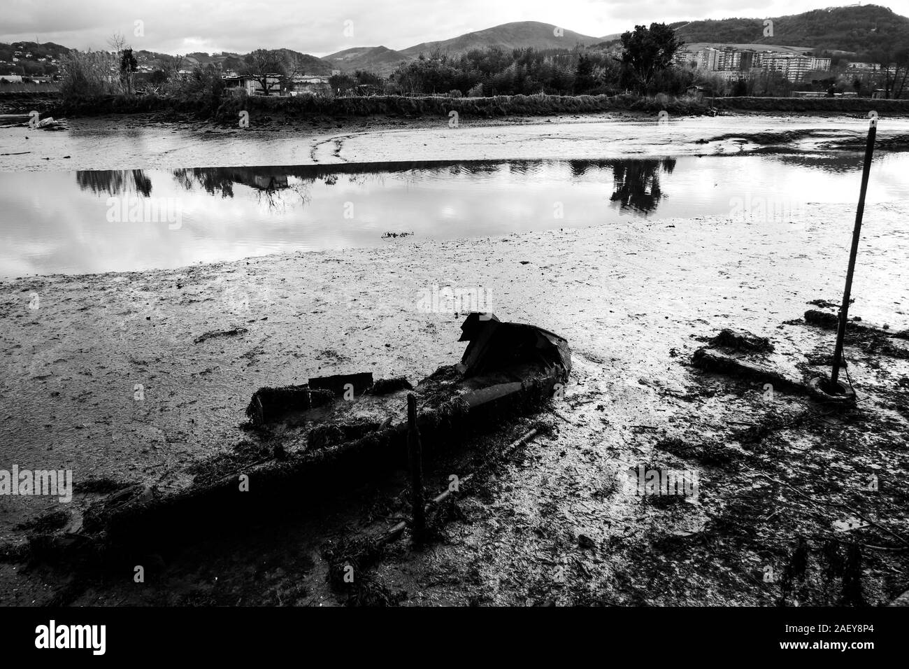 épave barque hi-res stock photography and images - Alamy