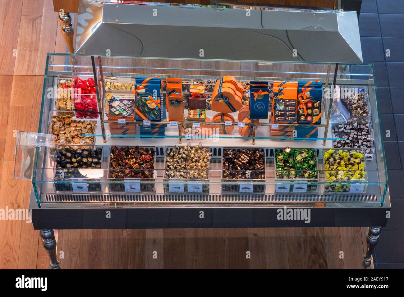 Candy stand hi-res stock photography and images - Alamy