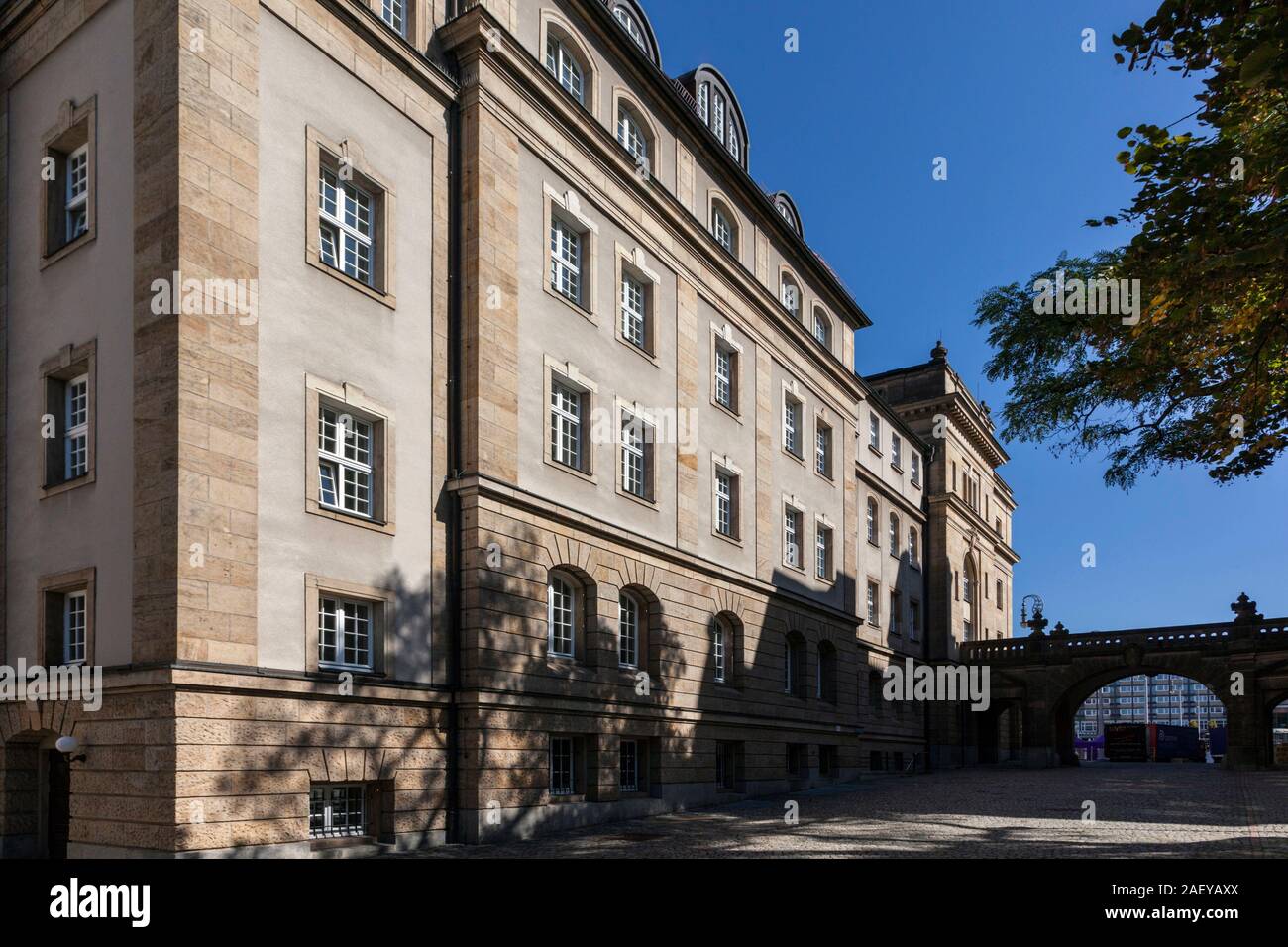 Theatre house hi-res stock photography and images - Alamy