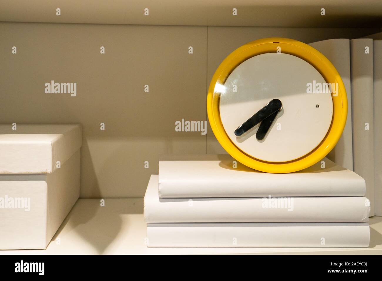 Back time clock white hi-res stock photography and images - Alamy