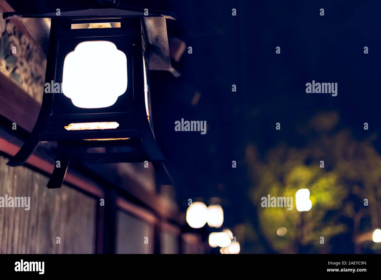 Yasaka jinja temple night in gion hi-res stock photography and images ...
