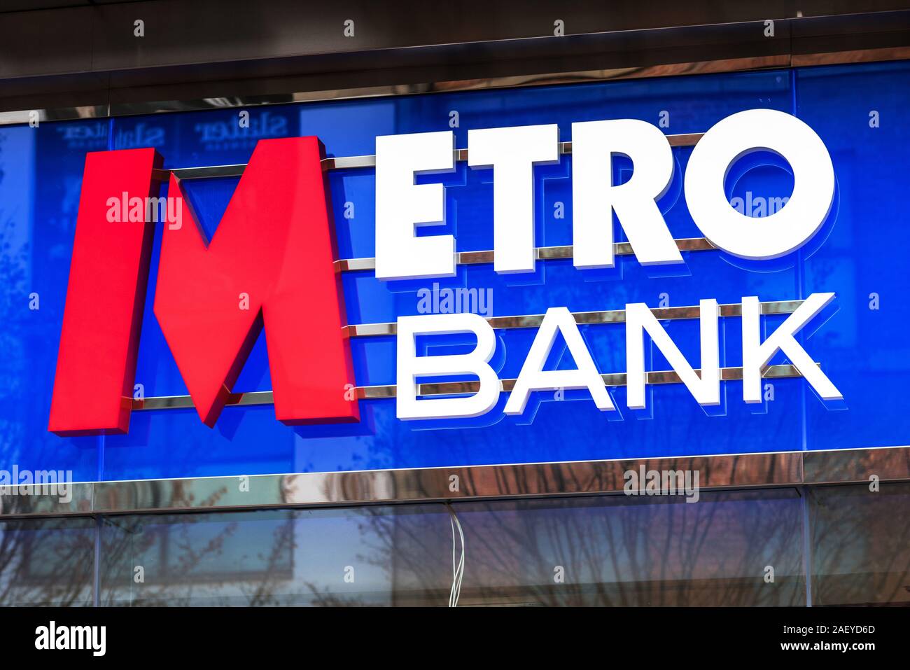 Metrobank hi-res stock photography and images - Alamy