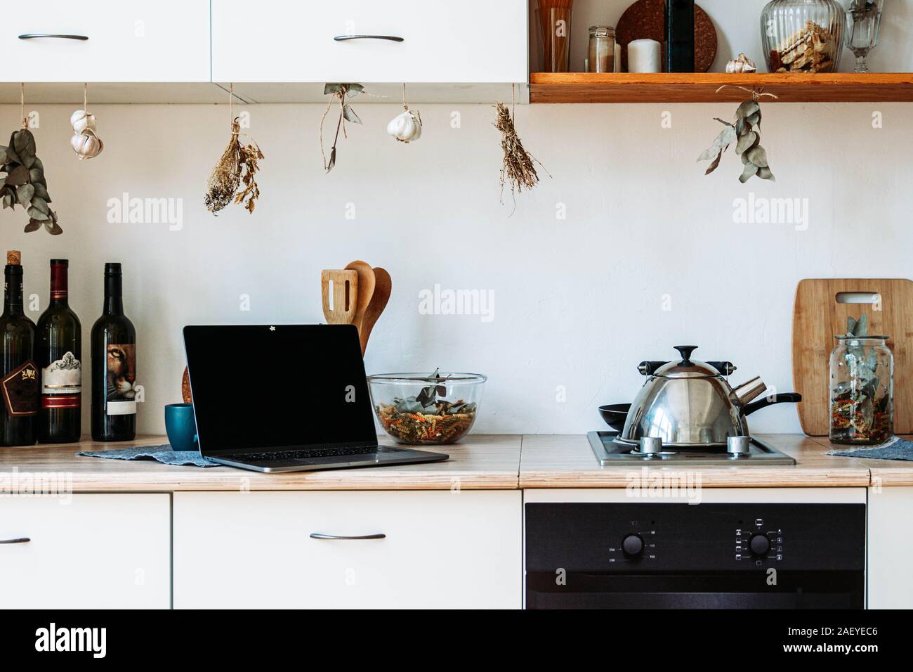 Classic kitchen hi-res stock photography and images - Alamy
