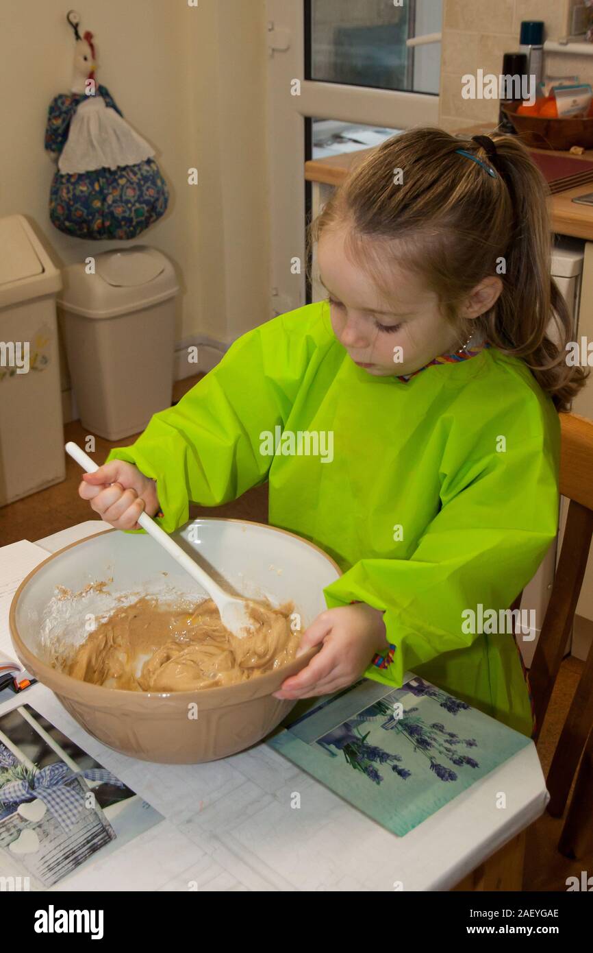 Child making a cake Stock Photo - Alamy