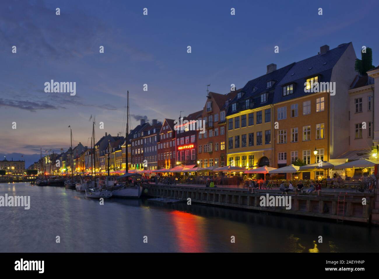 Nightlife at the Waterfront in Copenhagen, Denmark Stock Photo - Alamy